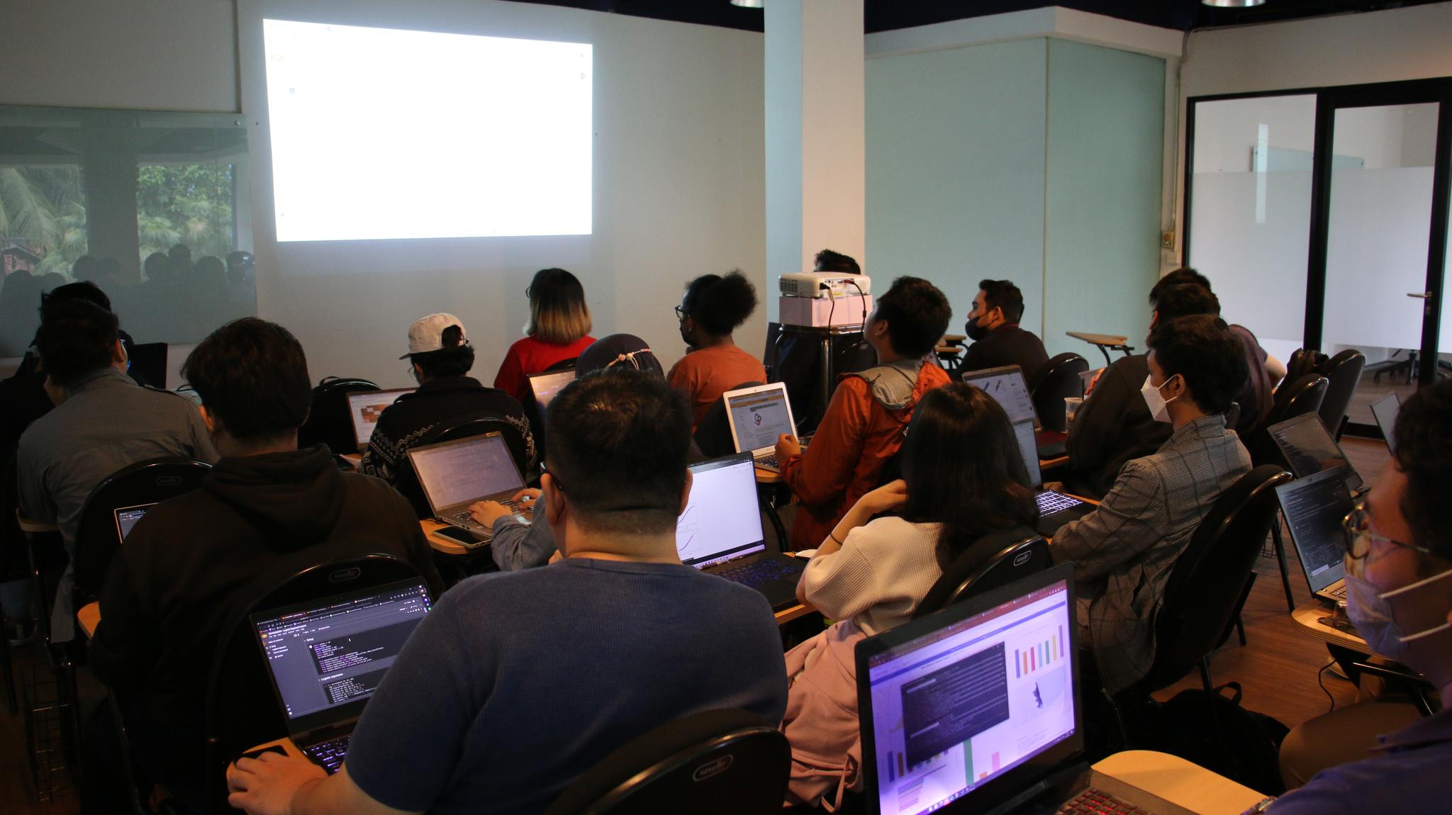 Hacktiv8: Bootcamp Penghasil Talenta Digital Siap Kerja