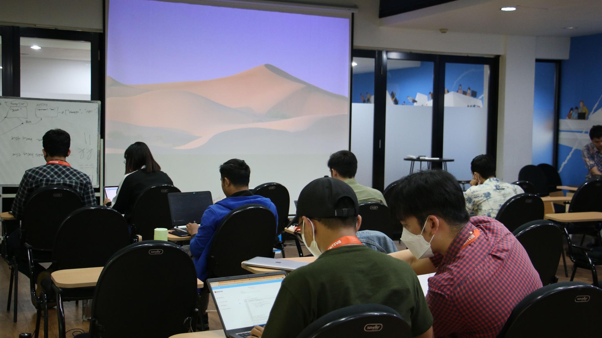 Hacktiv8: Bootcamp Penghasil Talenta Digital Siap Kerja