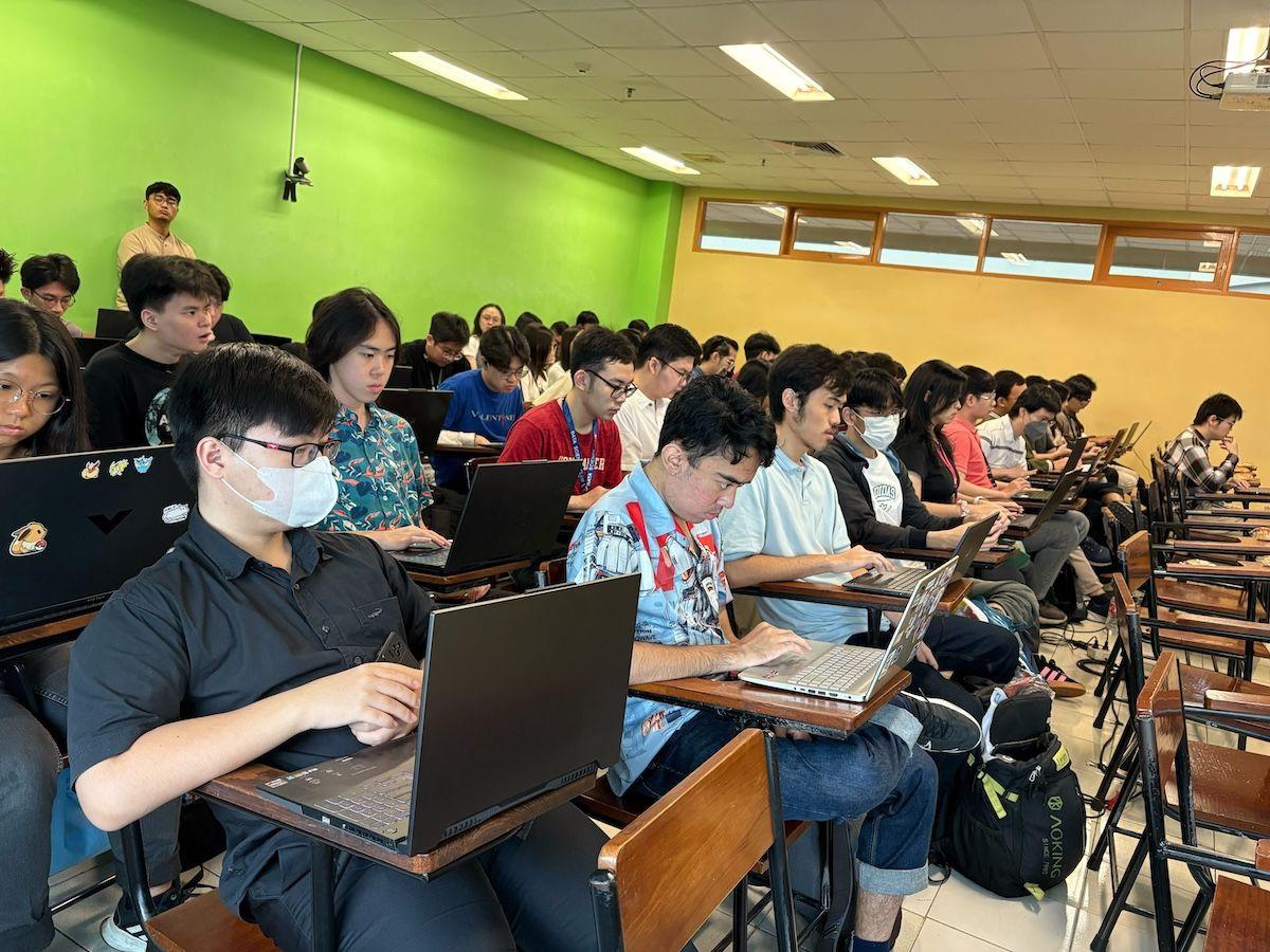 Pelatihan Gen AI Gratis untuk Mahasiswa - Hacktiv8 x IBM SkillsBuild 2025